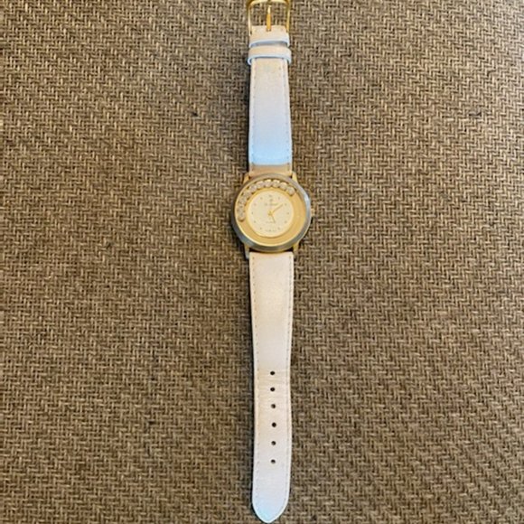 Le Sand | Jewelry | Le Sand Floating Crystals Wrist Watch White Calf ...